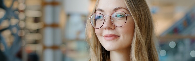 Astigmatisme: Hoe het verlichting en 's nachts rijden beïnvloedt | Lentiamo
